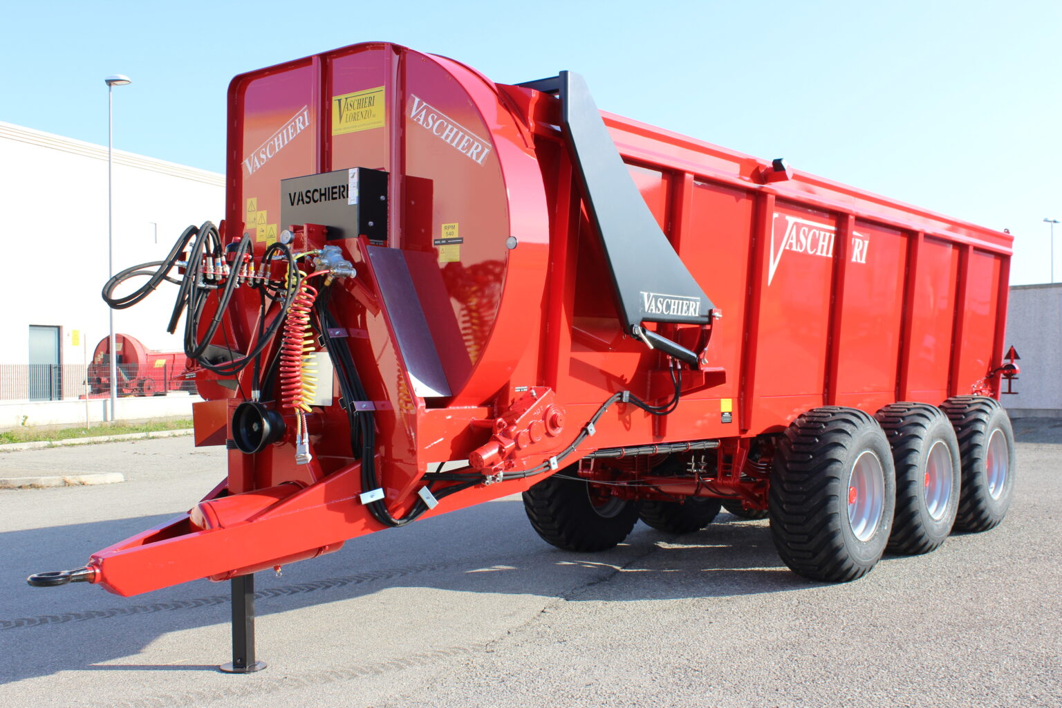LP200 3-axle front manure spreader